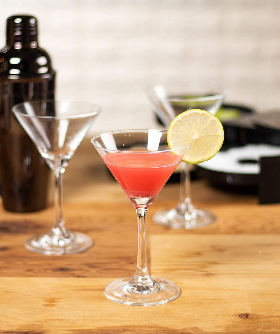 How to Make the Perfect Cosmopolitan - 22 Words