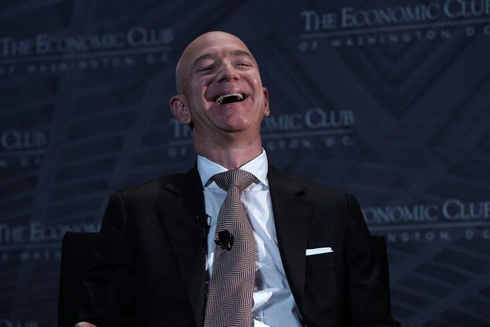 Jeff Bezos Awards Dolly Parton $100 Million to Give to her Favorite ...