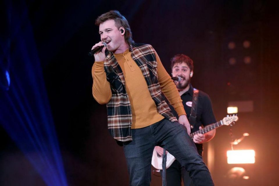 Lip Reader Reveals What Morgan Wallen Said Before Abruptly Walking Off SNL Trending News - 22 Words