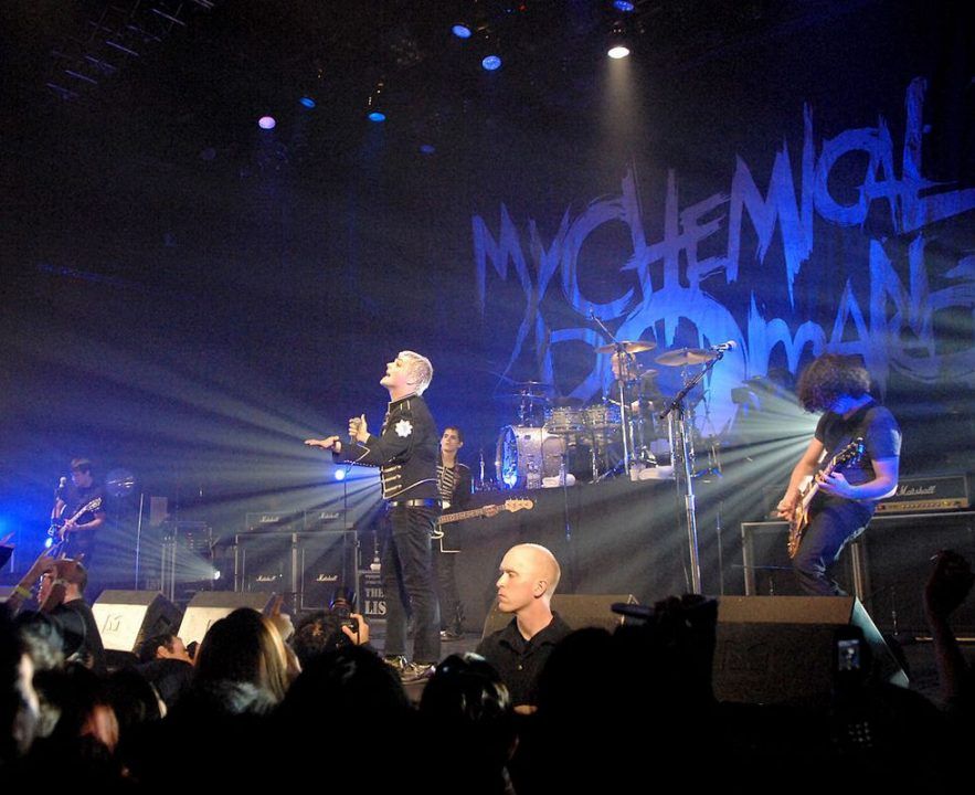 My Chemical Romance Drummer Bob Bryar Dead Aged 44 Trending News - 22 Words