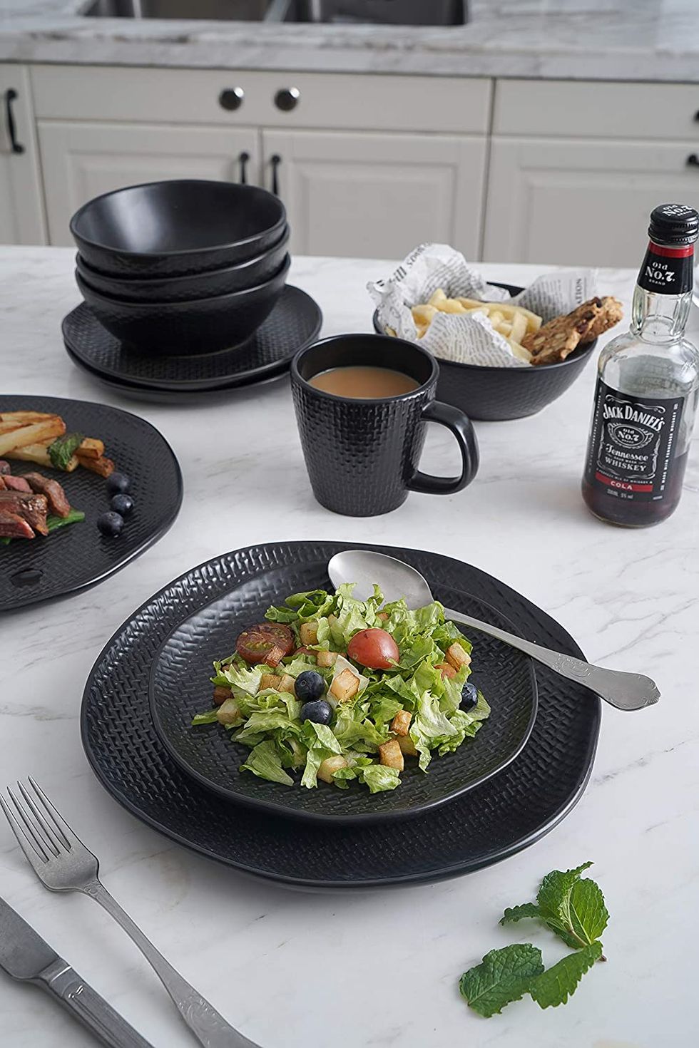 The 10 Most Beautiful and Durable Dinnerware Sets (2020) - 22 Words
