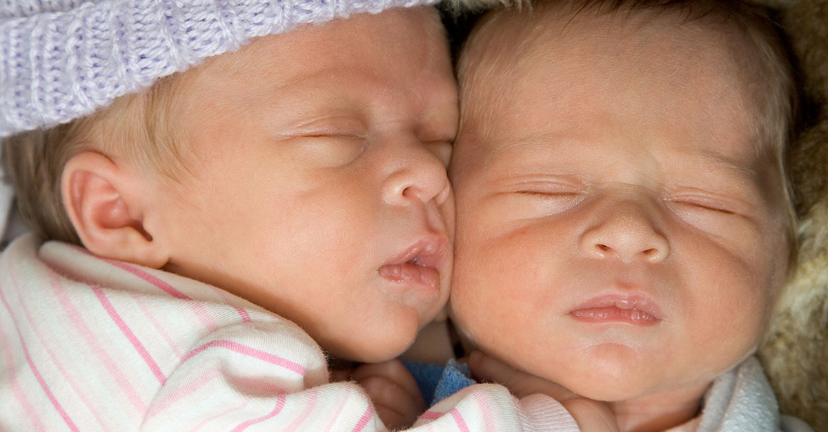 Identical Twins Give Birth on Same Day and They Weigh Exactly the Same