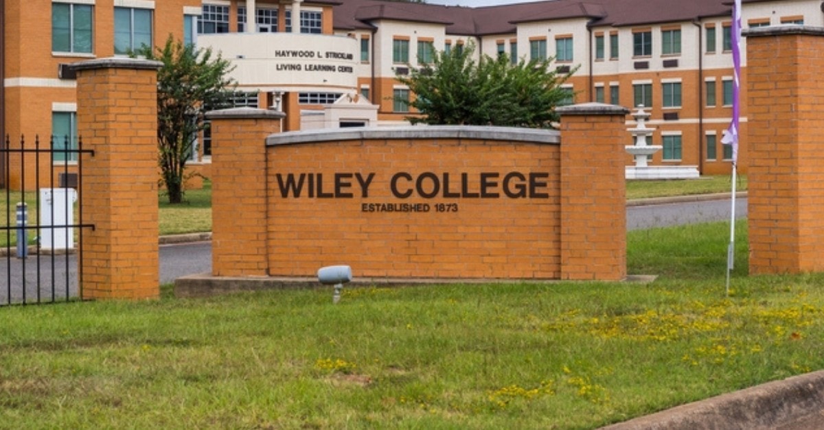 Anonymous Donor Clears Student Debt of College Graduates in Texas