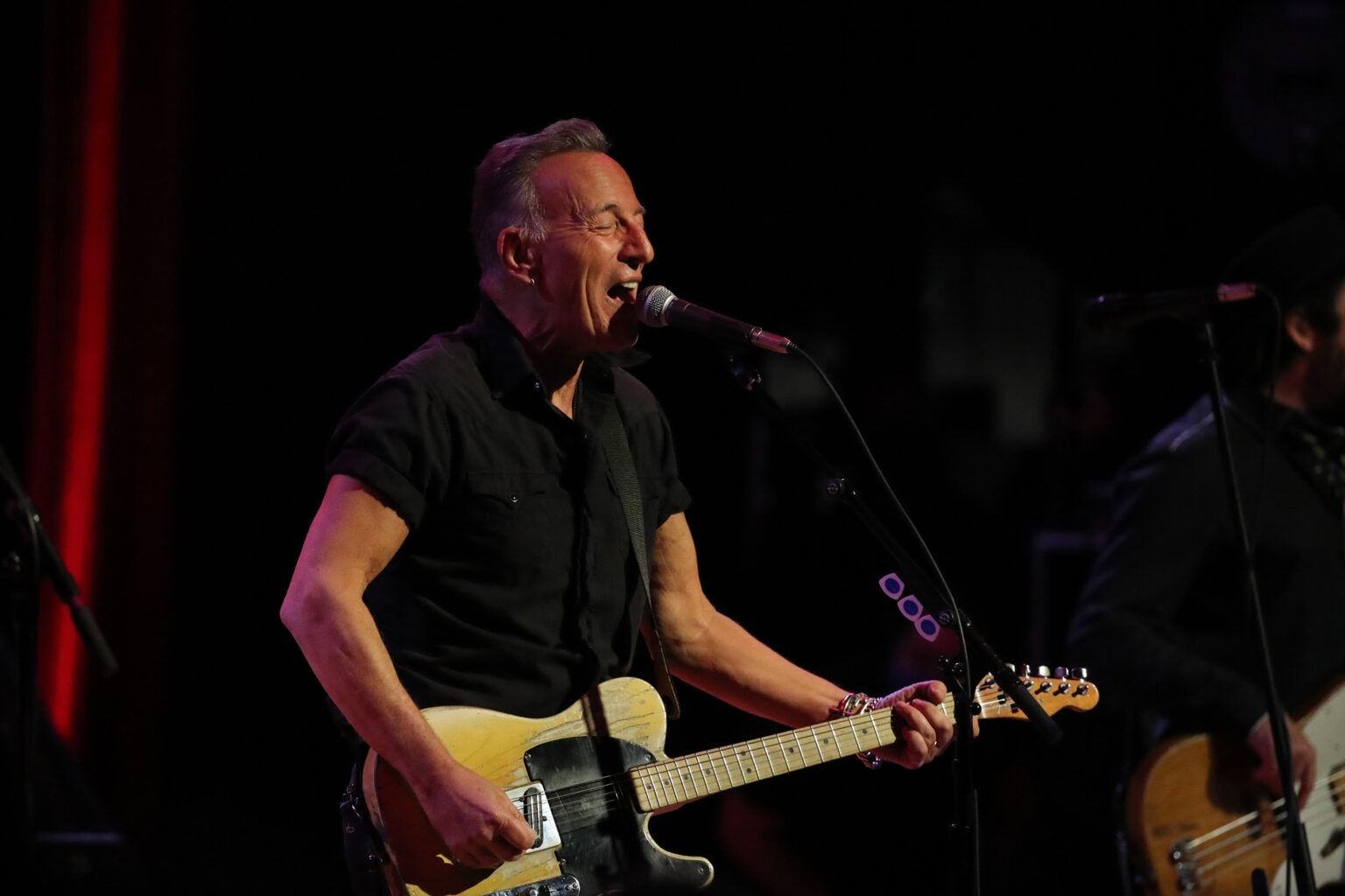 Bruce Springsteen Issues Sad Health Update After Being Forced To ...