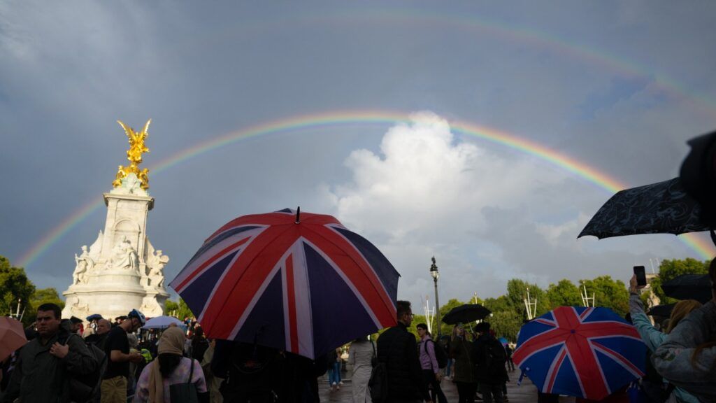 Double Rainbow Appears Over Buckingham Palace After Queen's Death