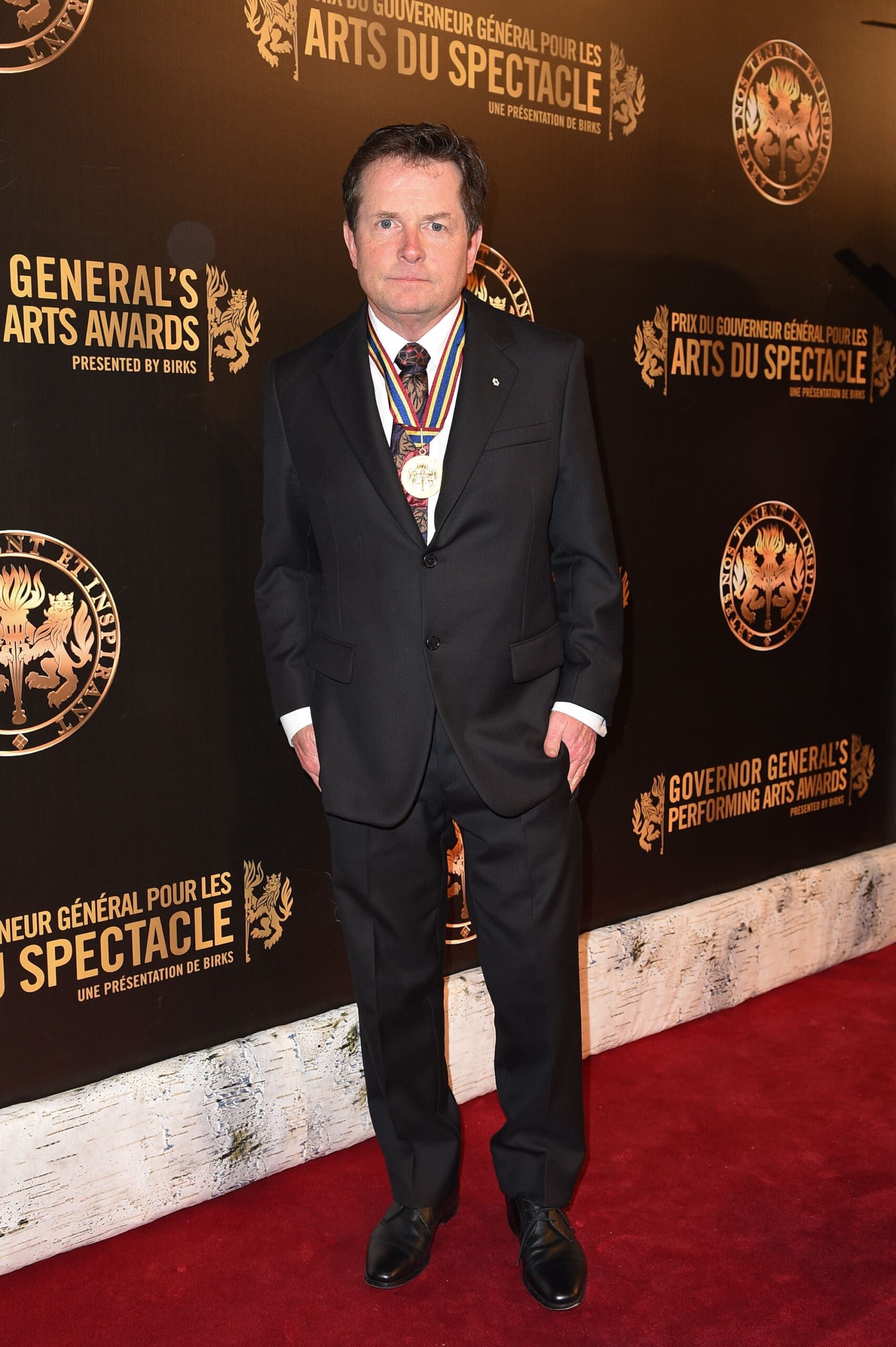 Woody Harrelson Gives Michael J. Fox a Huge Hug as He Presents Him With ...