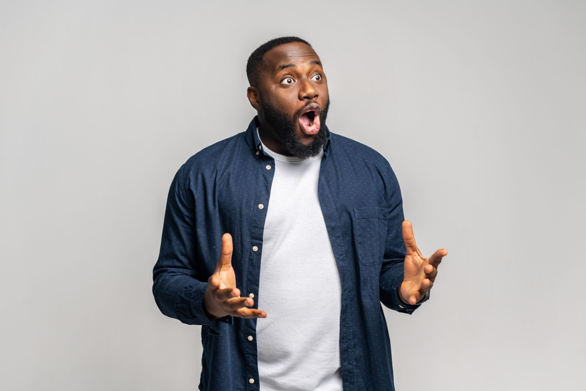 Dodgers Fan Blows His Own Hand Up While Celebrating Win Over Yankees