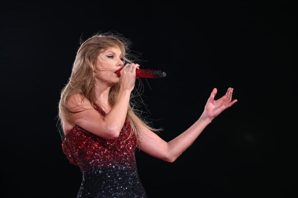 Singer Claims Taylor Swift Performs Satanic Rituals At Concerts ...